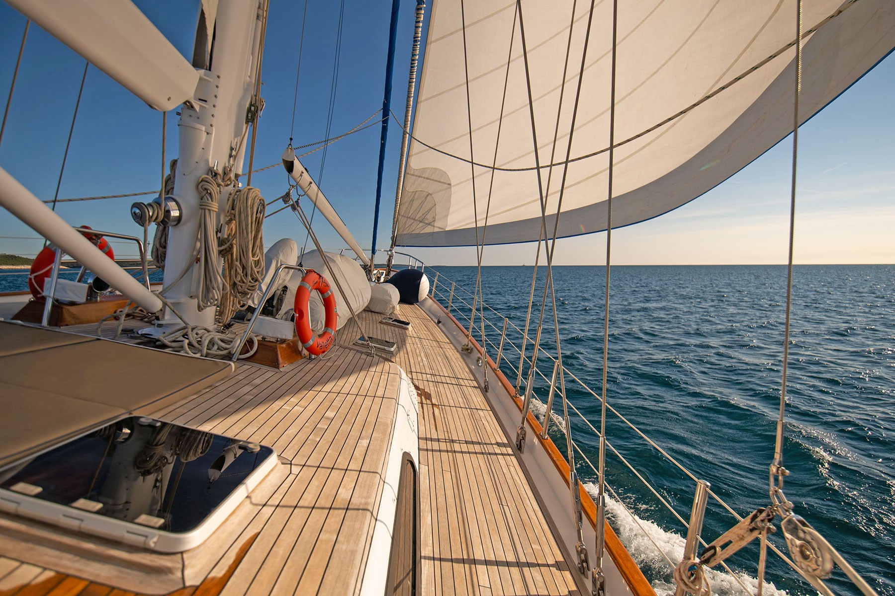 FREE WINGS - 30m Ketch - Haas International