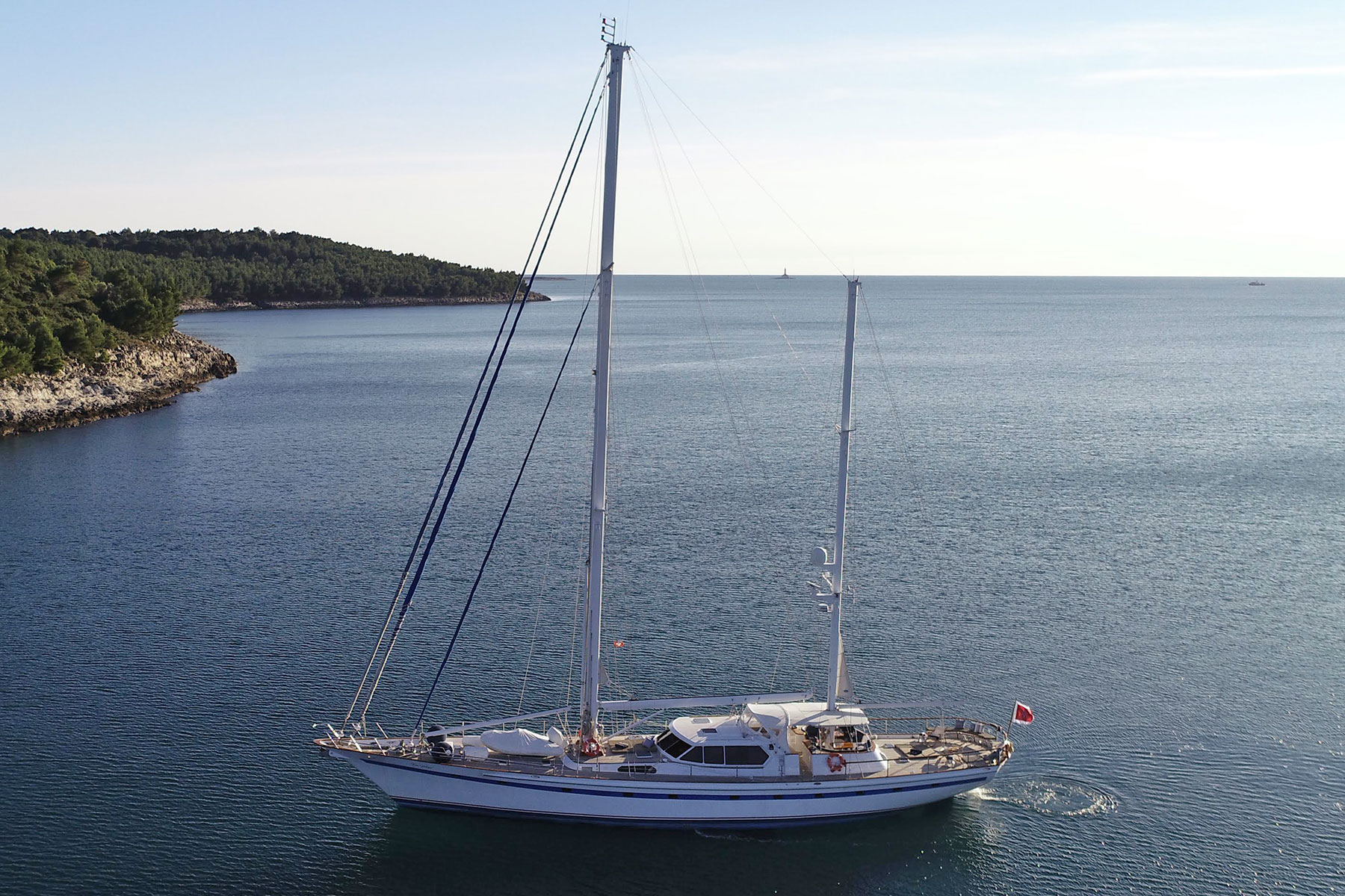 FREE WINGS - 30m Ketch - Haas International